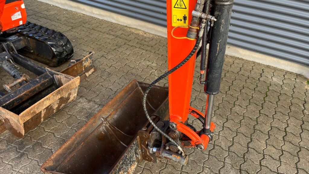 Kubota KX019-4 Tilt fæste med hydraulisk s30 hurtigskifte - AB ...