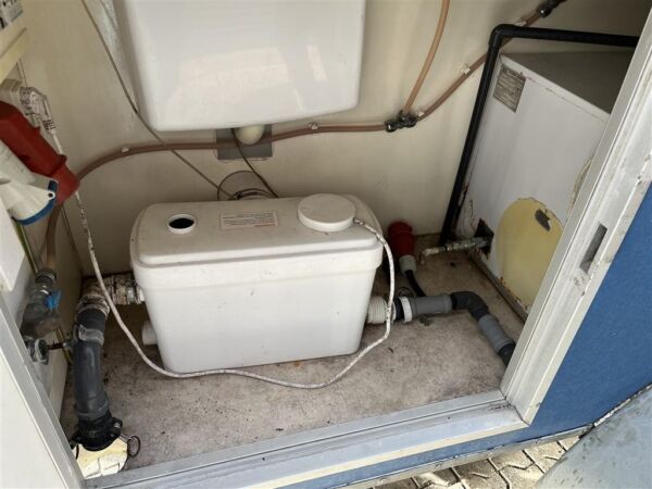 Scanvogn Badmobil bad 1 toilet vogn med wc bad og kværn. - AB Lauridsen ...